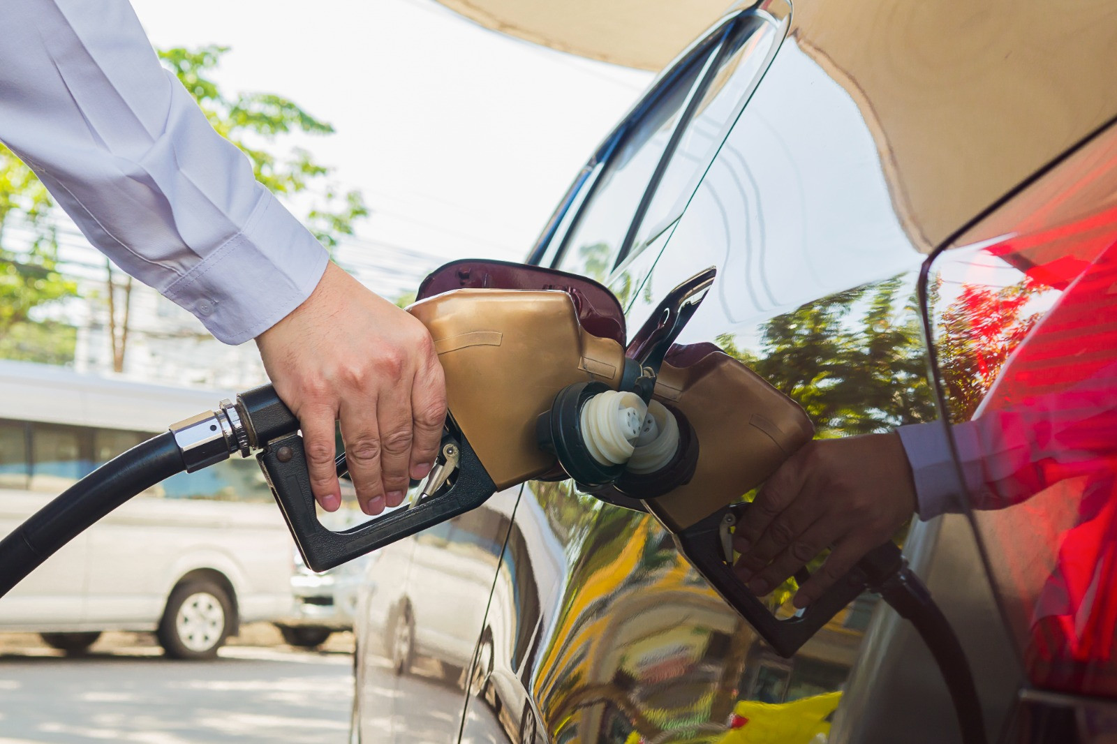 Comparing Fossil Fuel Vs. Electrical Vehicles - ARC Facilities
